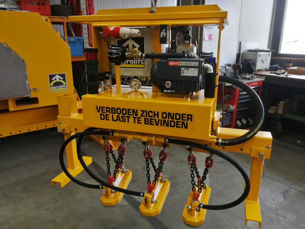 Demoulding and lifting concrete cable trays | Aerolift