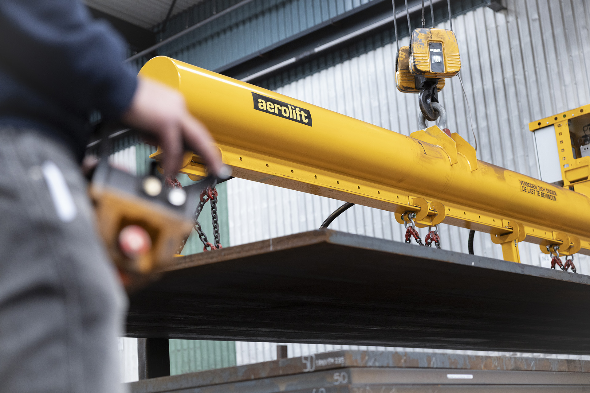 Stigterstaal has been satisfied for decades with Aerolift vacuum lifters.