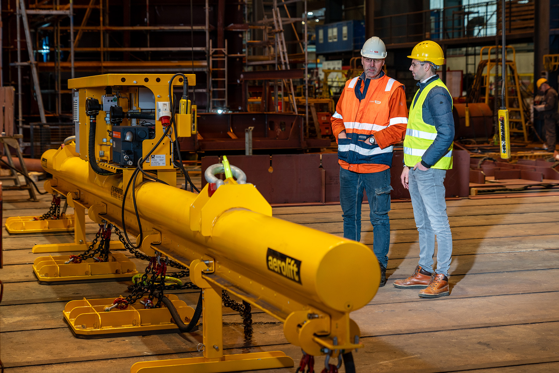 Battery-powered vacuum lifter boosts efficiency